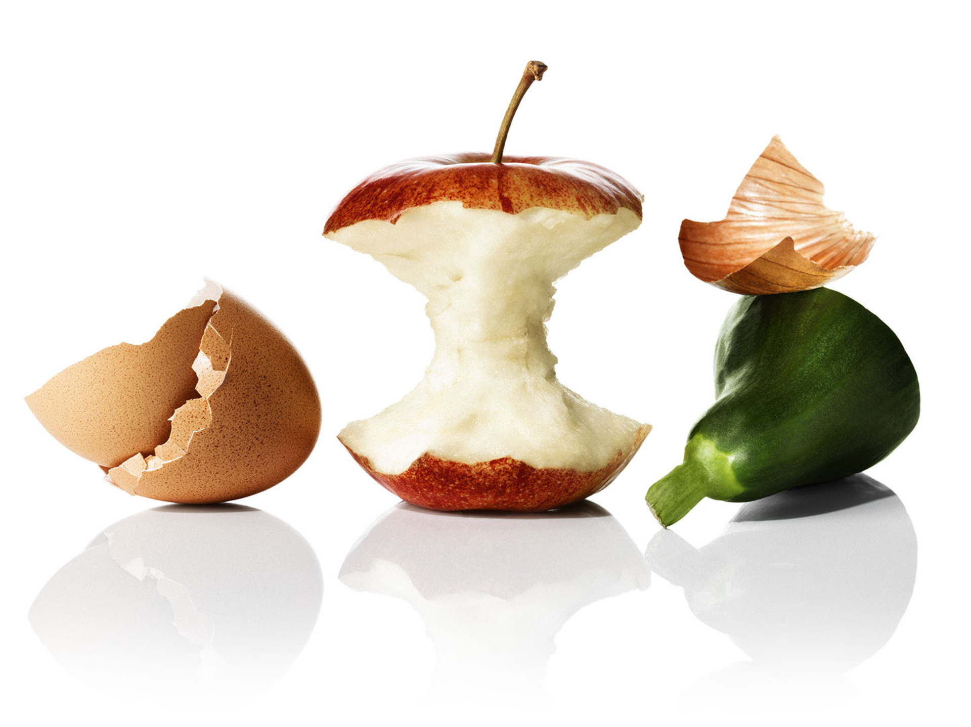 Discarding food waste with our food waste system - MEIKO