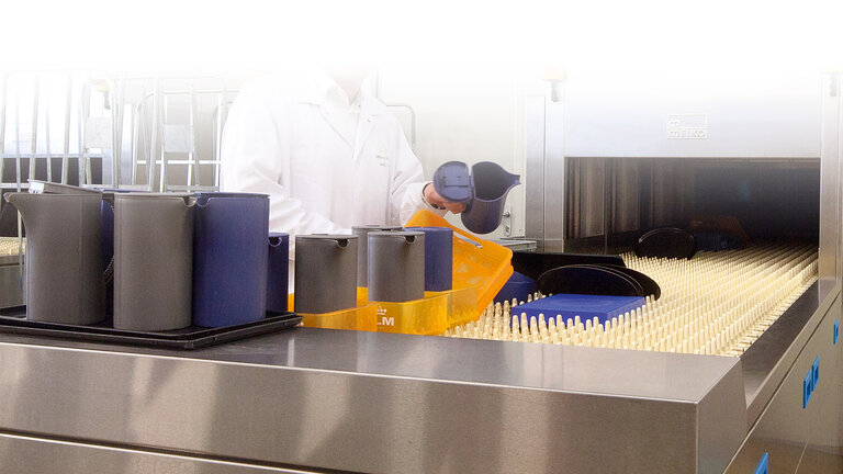 KLM Inflight Catering trusts M-iQ flight-type dishwasher - MEIKO